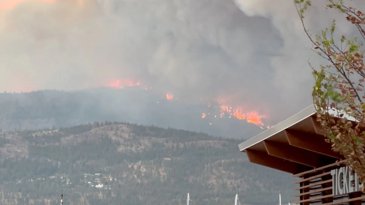 Canada Wildfires Prompt Evacuations In Yellowknife British Columbia
