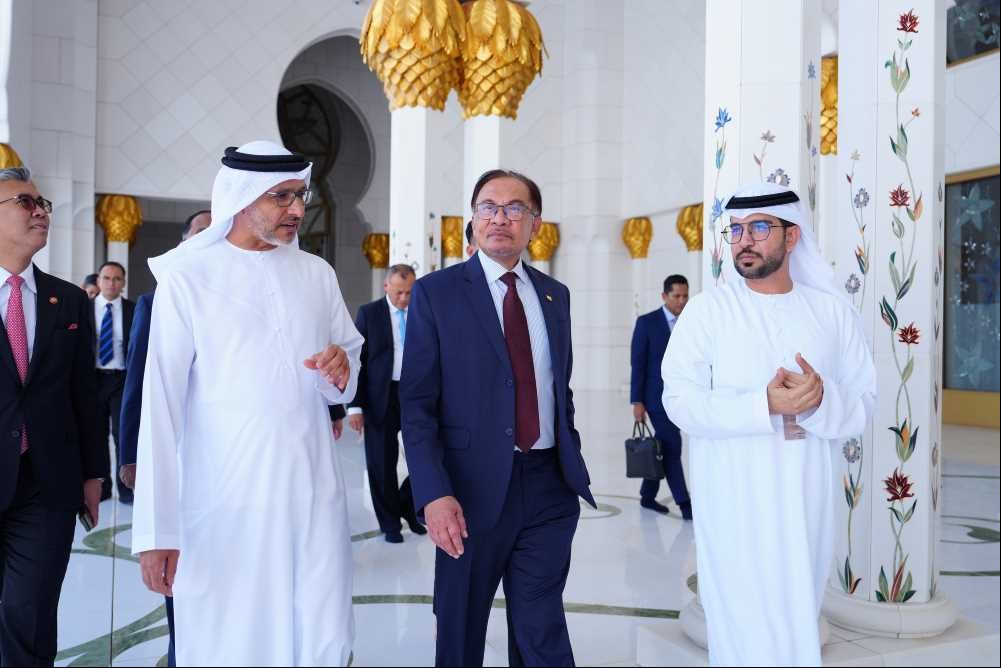 Prime Minister of Malaysia visits Sheikh Zayed Grand Mosque