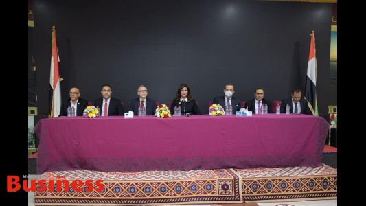 شاهد وزيرة الهجرة تلتقي الجالية المصرية في دبي